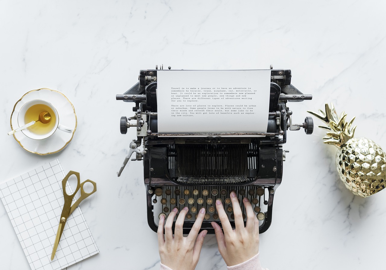 10 Careers for Artists Without a Degree (Find a Job, Quickly!)