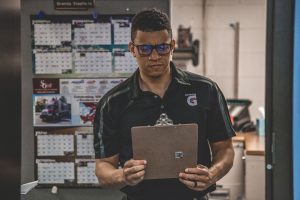 Warehouse Associate Job Description, Duties & Info. (2024)
